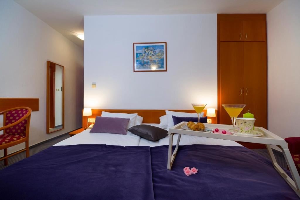 ADRIATIQ HOTEL FARAON 3 * | Coral Travel (Horvātija, Dubrovnik)