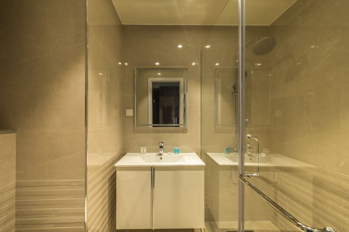 ORBI BEACH TOWER 3 * | Coral Travel (Gruzija, Batumi)